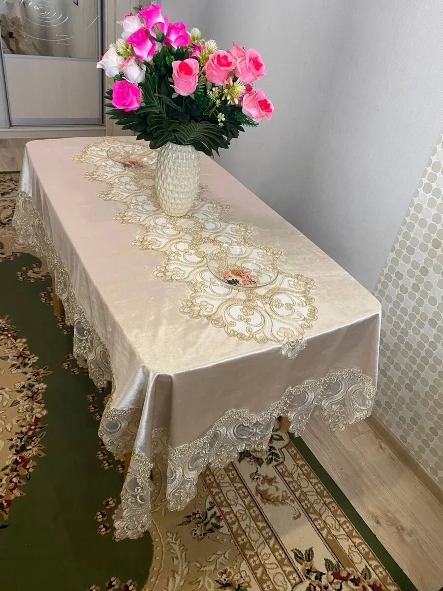 Скатерть на стол 150х300см Велюра с кружевами
