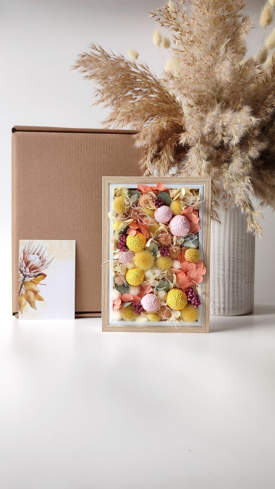 Панно из сухоцветов "Вальс красок"