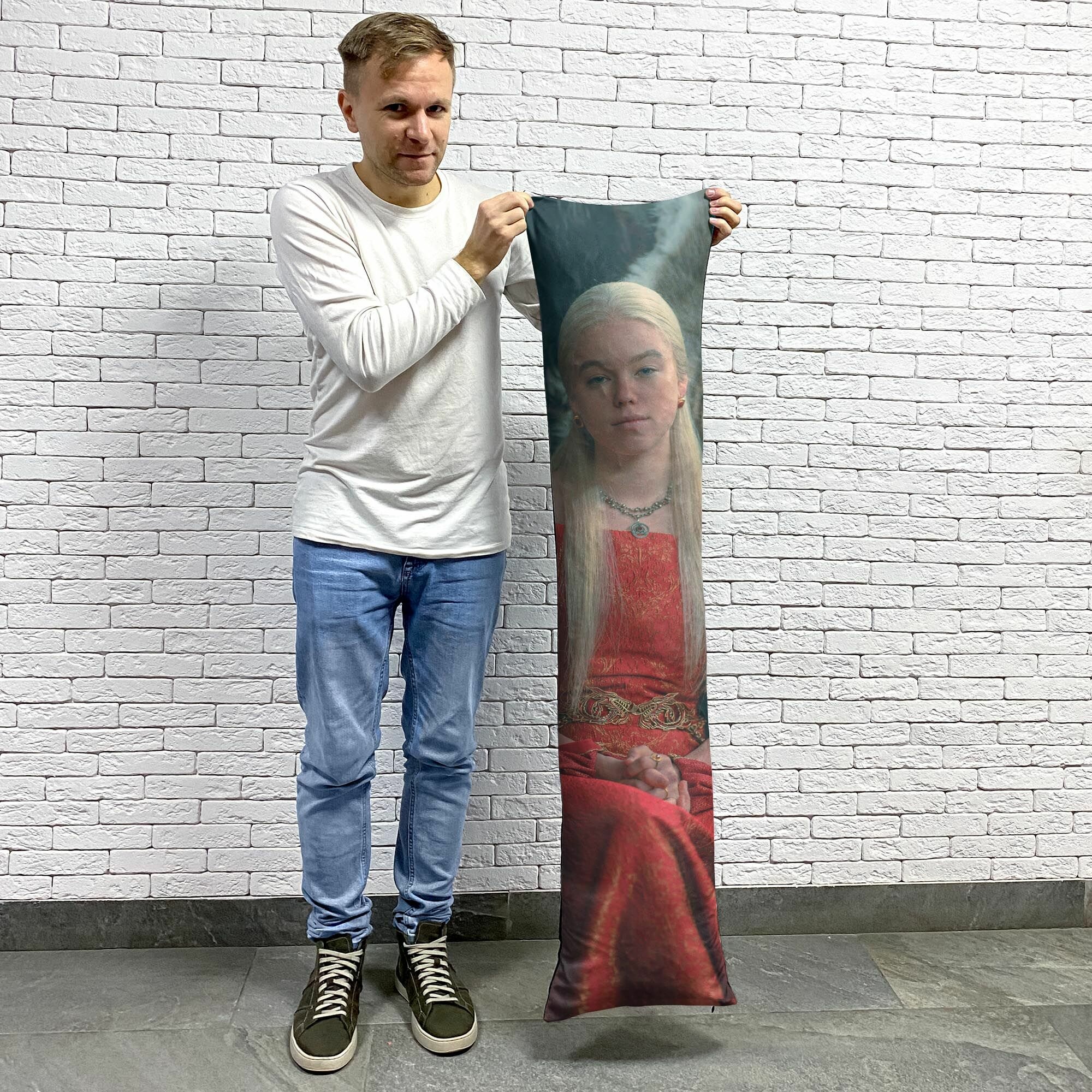 Подушка дакимакура Рейнира Таргариен "Дом дракона" 35x140 см