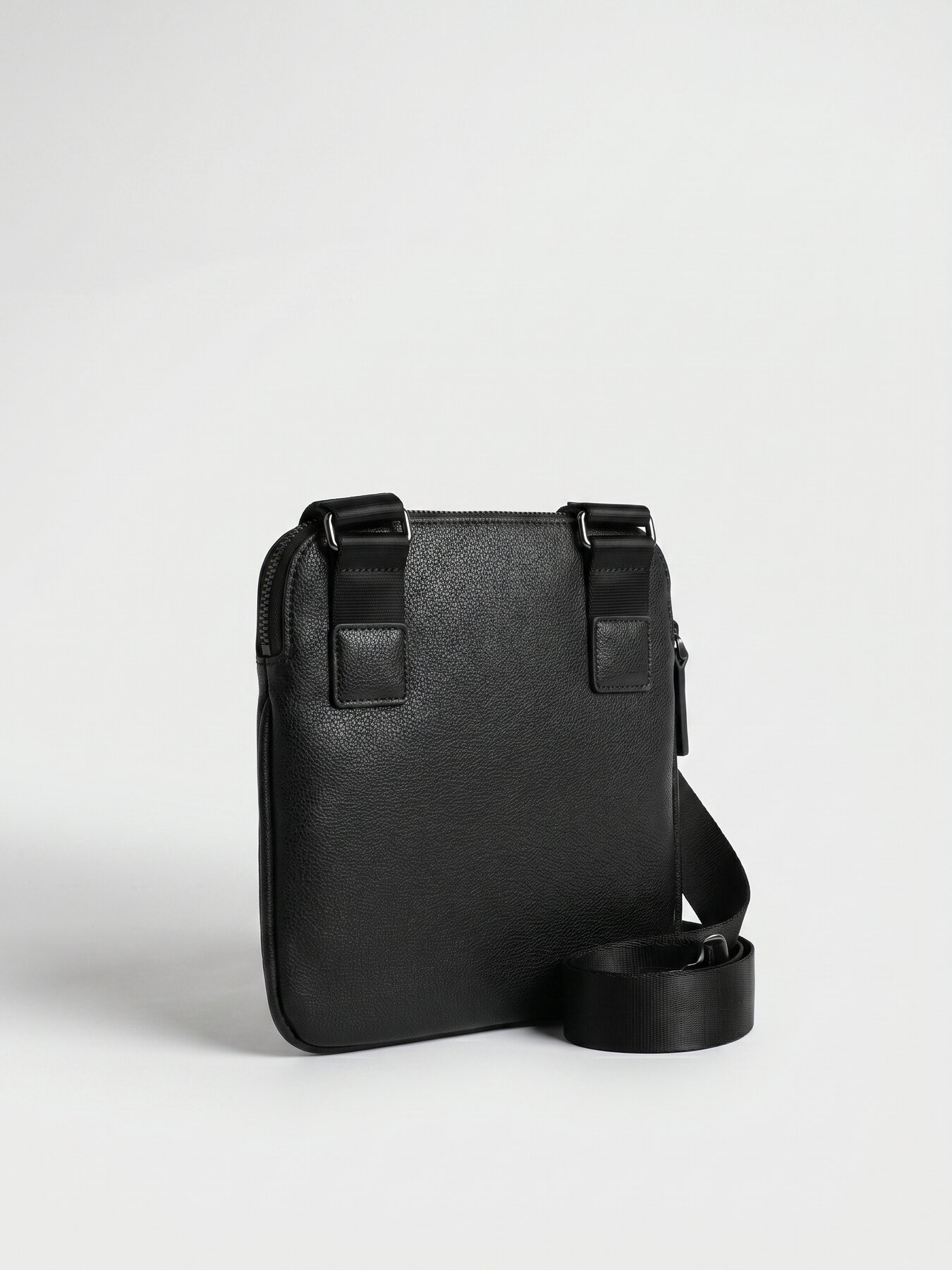Сумка Armani Exchange, черный — фото 1