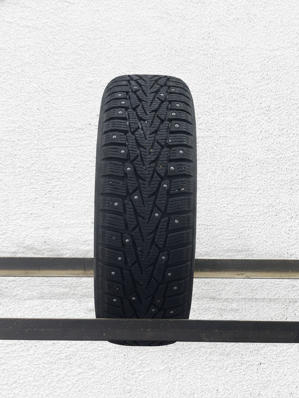 Зимние шины шипованные IKON TYRES Nordman 7 185/65 R15 15.0% износ PT0010324 TSB053346