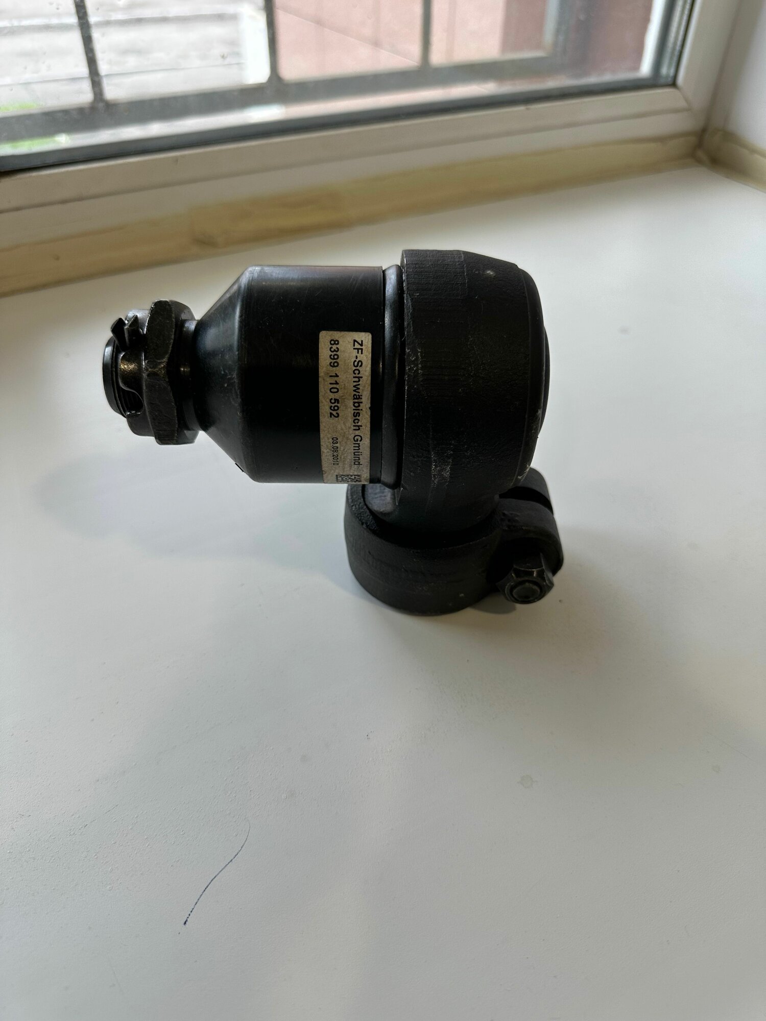 Наконечник рулевой тяги ZF 8399 110 592 оригинал
