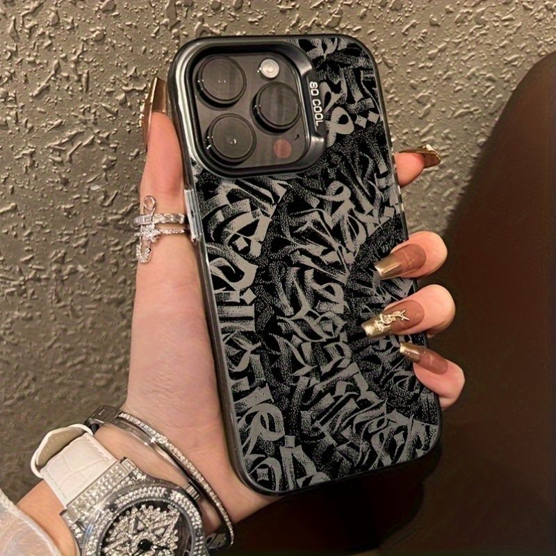Чехол на Айфон 12 / iPhone 12/12 Pro черный с принтом Текстура Леттерингов силиконовый ударопрочный