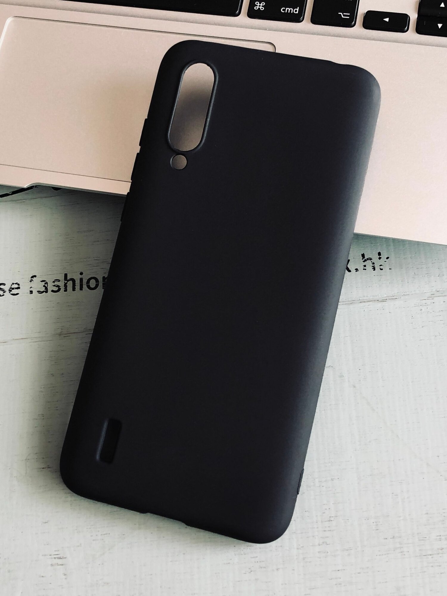 Чехол на Xiaomi Mi9 lite / Чехол для Сяоми Ми 9 Лайт (НЕ подходит на Mi 9 / Mi 9 SE), плотный, матовый, приятный на ощупь, противоударный