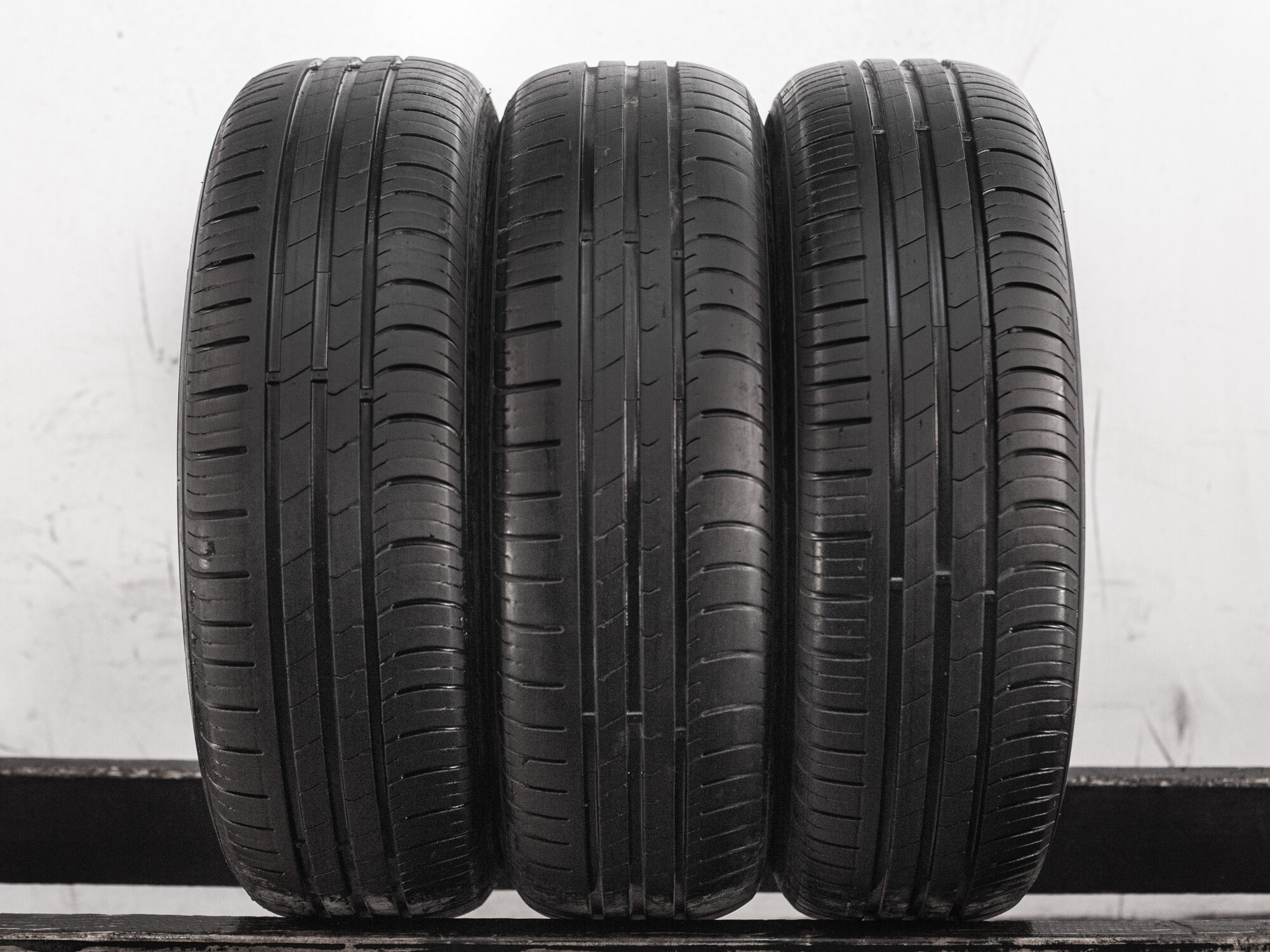 [3] Hankook K425 Kinergy Eco 175/65 R14 82T