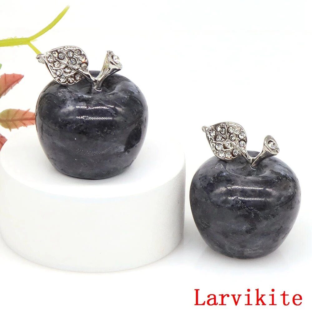 Статуэтка яблоко из ларовикита, фиолетовый цвет