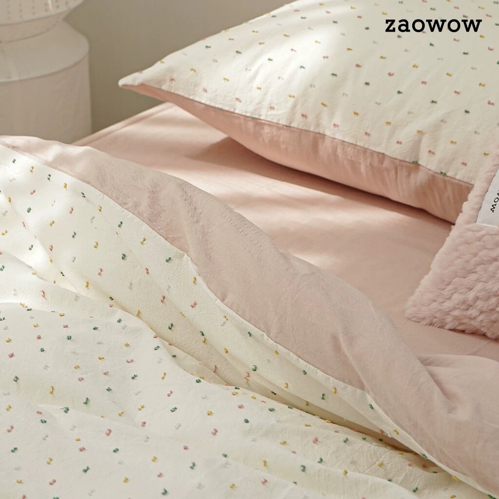 Комплект постельного белья Zwow из четырех предметов: розовый, с текстурой в горошек, жаккардом и объемными цветными