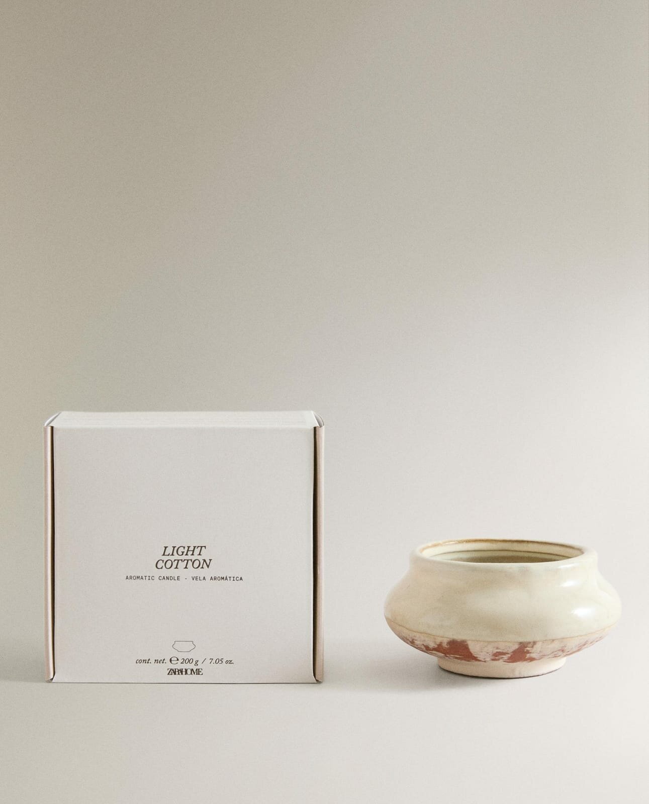 Свеча ароматическая ZARA HOME Light Cotton, 200 г, белый, 5x12x12 см 9408/705/850-99