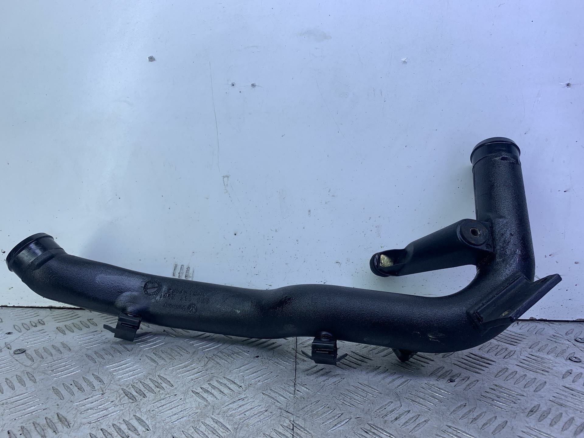 Патрубок интеркулера Volkswagen Passat B5 2000 8D0145840L
