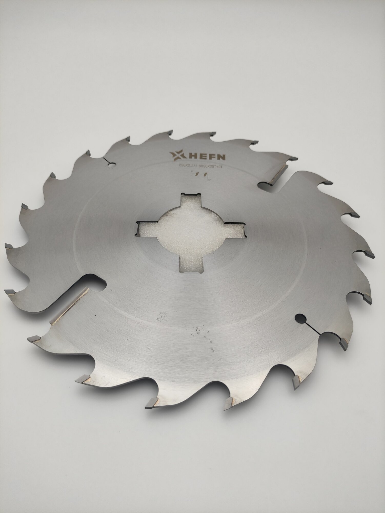 Диск пильный по дереву 250x50x2.2/1.6 z20+2 (4KN 15x12) WZ HEFN для многопильных станков