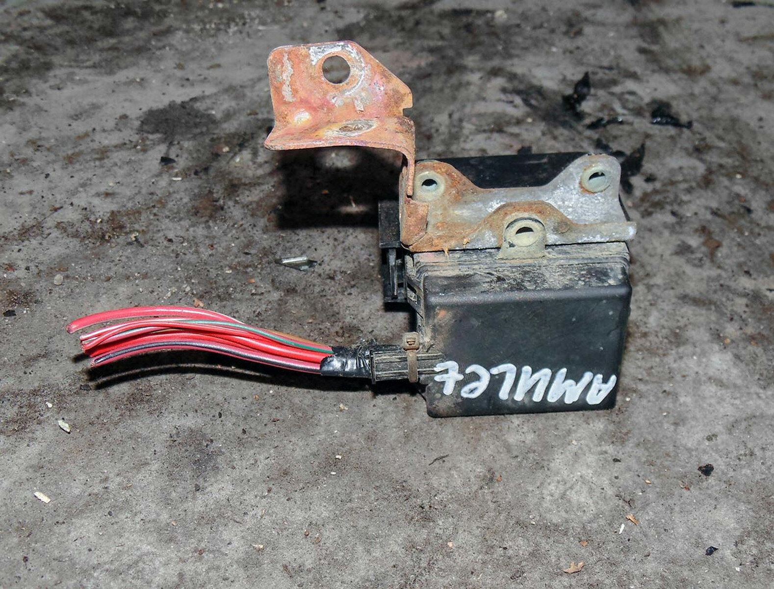 блок реле вентилятора Chery Amulet