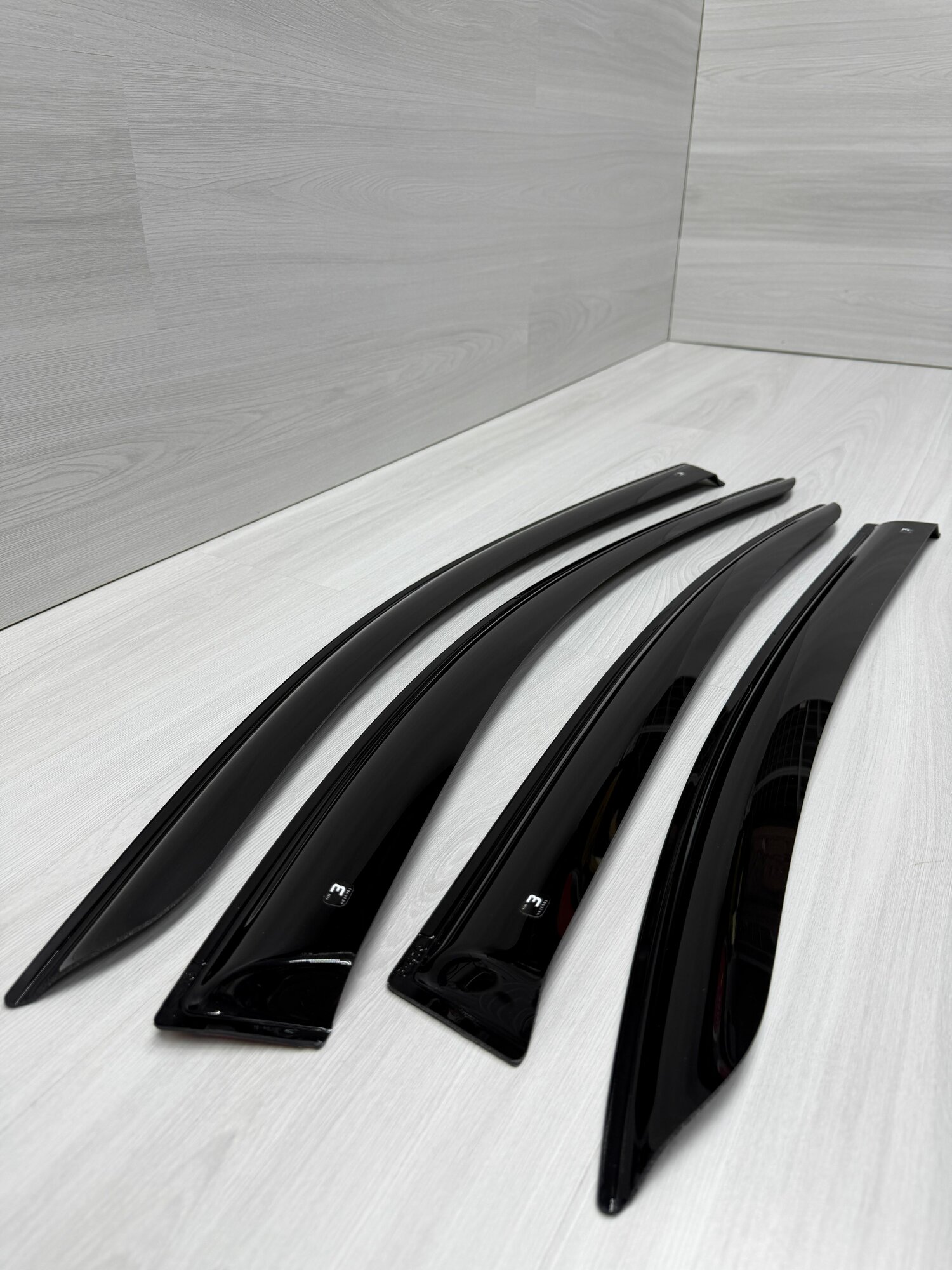 Дефлекторы (ветровики) окон на BMW 3 E90 седан 2005-2010 (БМВ )