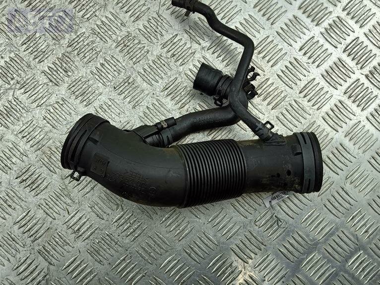 Гофра инжектора Volkswagen Golf-4