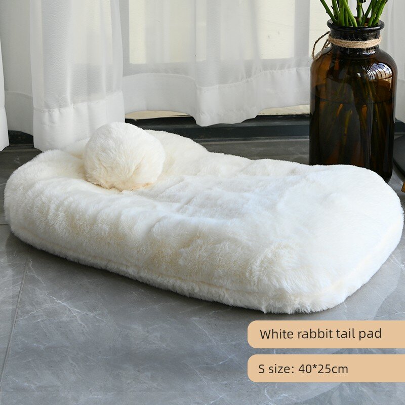 Мягкий коврик-подстилка с хвостом кролика для мелких животных, бежевый размер S (до 2 кг), 40x25см, зимнее постельное
