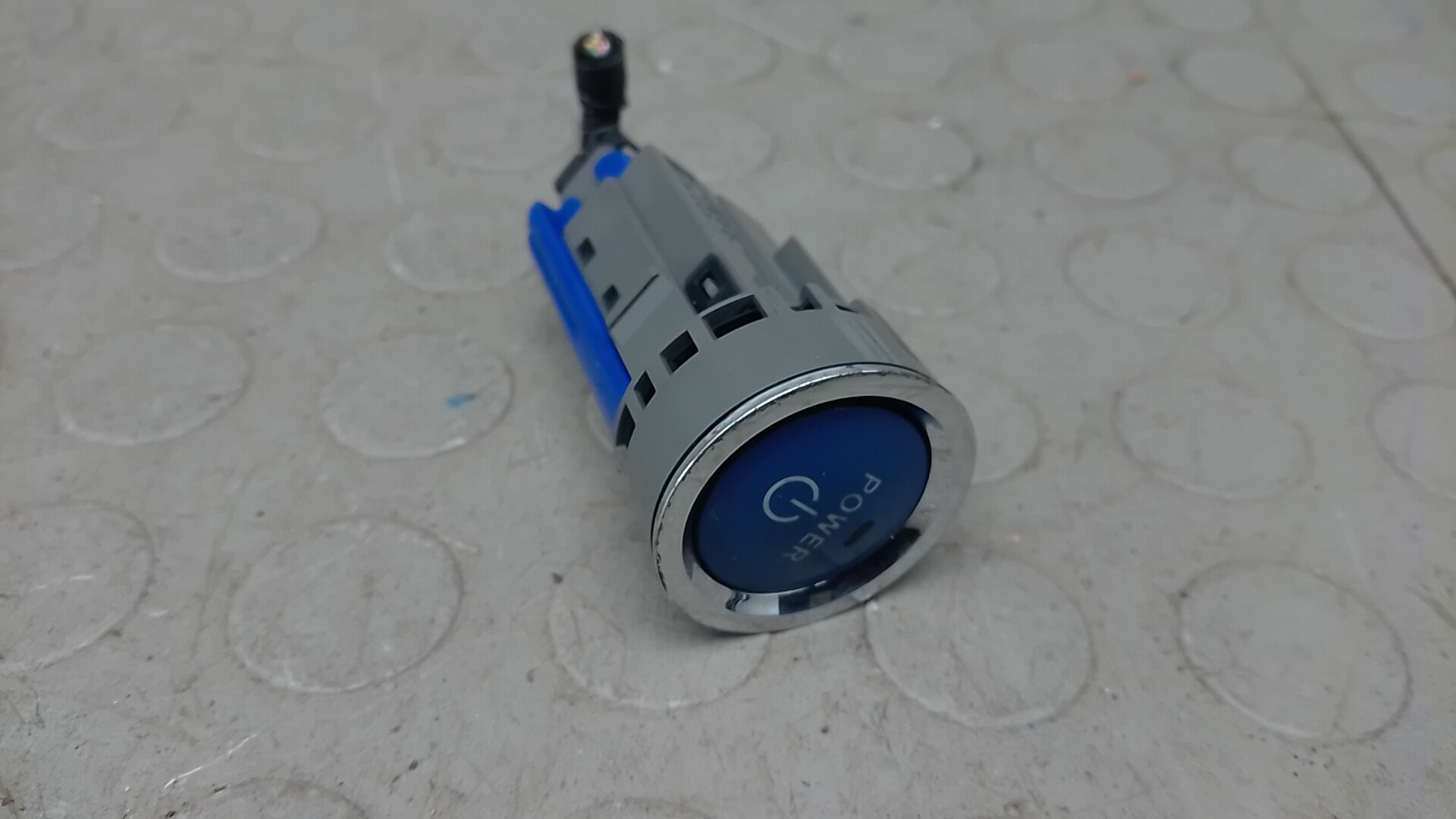 Кнопка запуска двигателя TOYOTA PRIUS XW30, Номер 8961175043