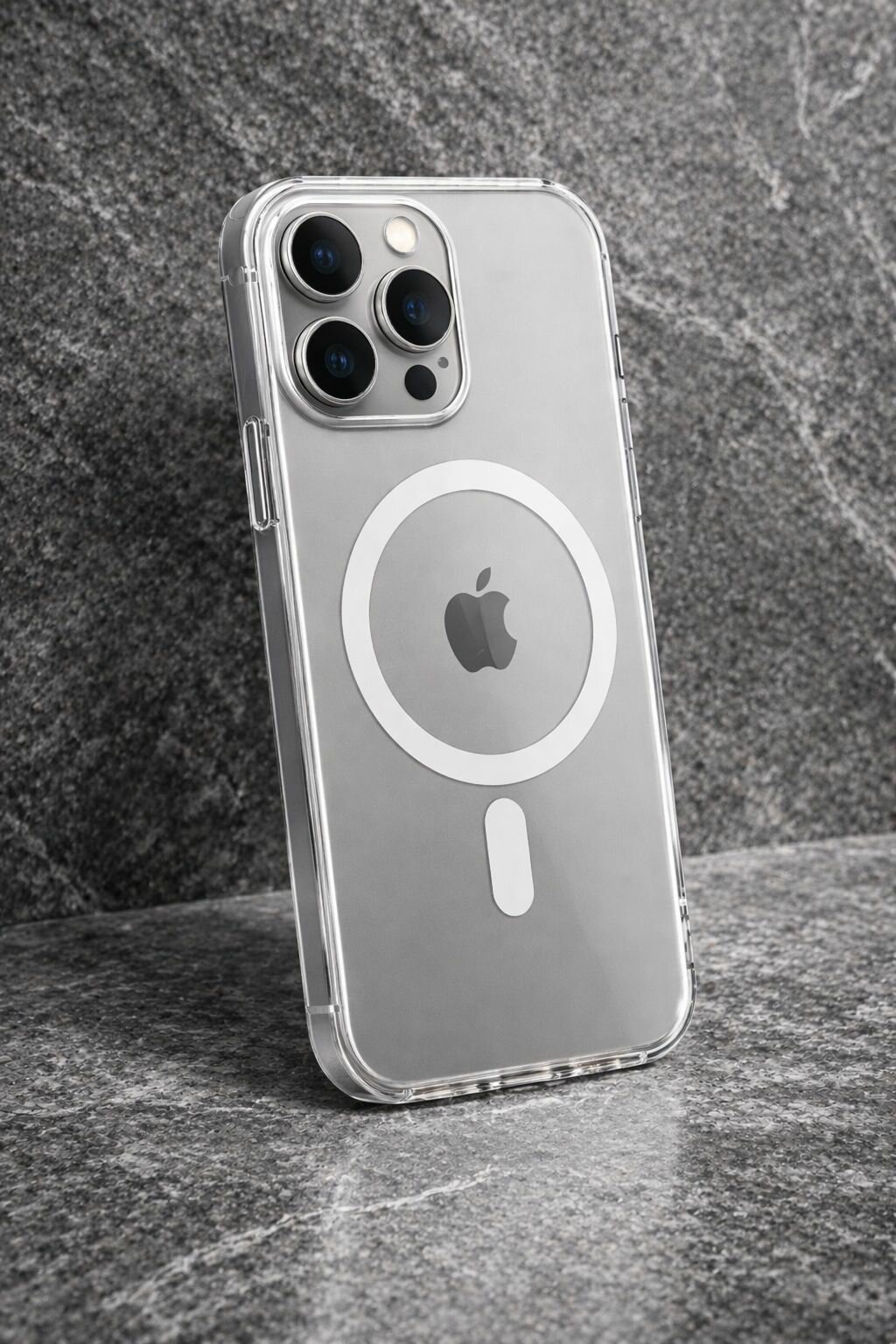 Прозрачный чехол накладка iPhone 16 Pro Max MagSafe с беспроводной зарядкой — фото 1