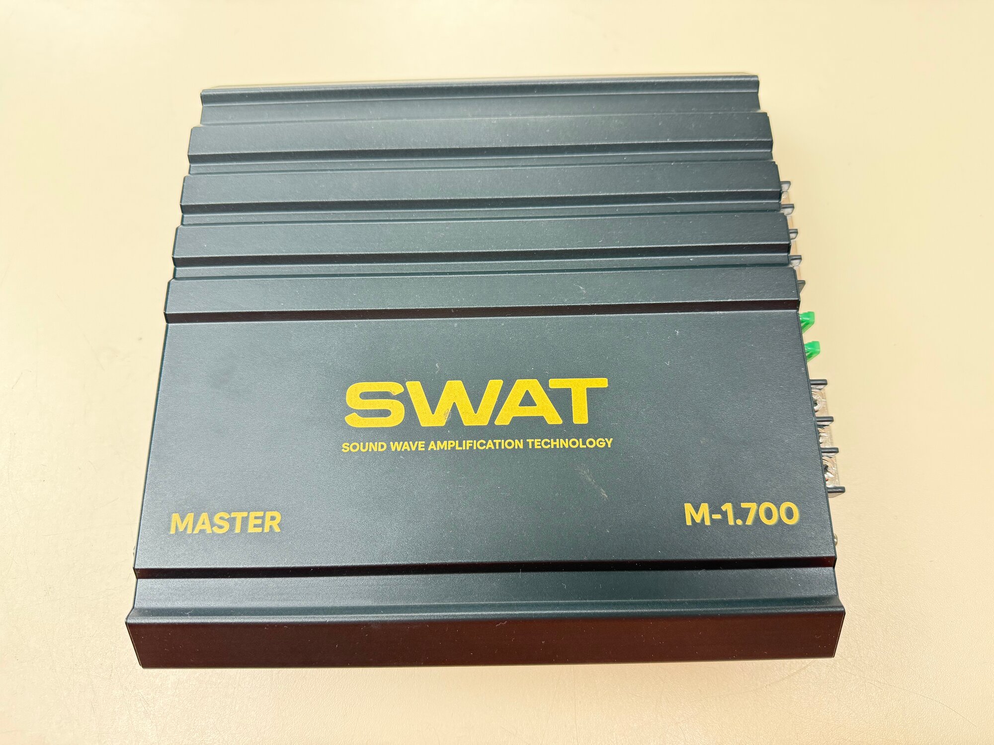 1-но Канальный Усилитель моноблок SWAT M-1.700, 1*700 Вт (class D) Б/У уценка