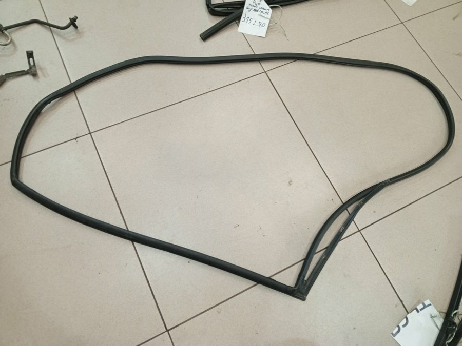 Уплотнитель двери задней правой от Kia Rio 2005-2011