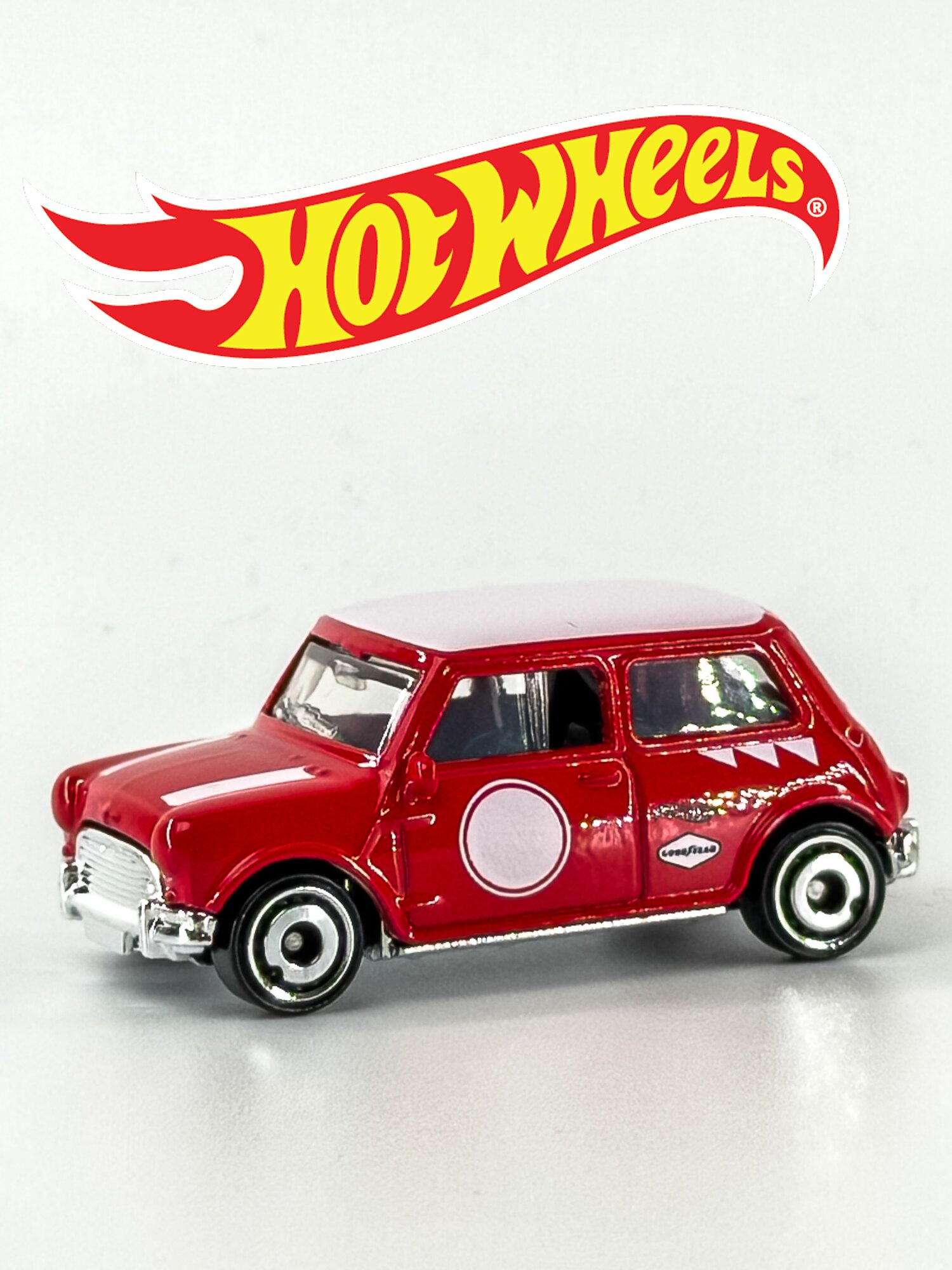 Hot Wheels Машинка мини купер Austin Mini Cooper S 26H