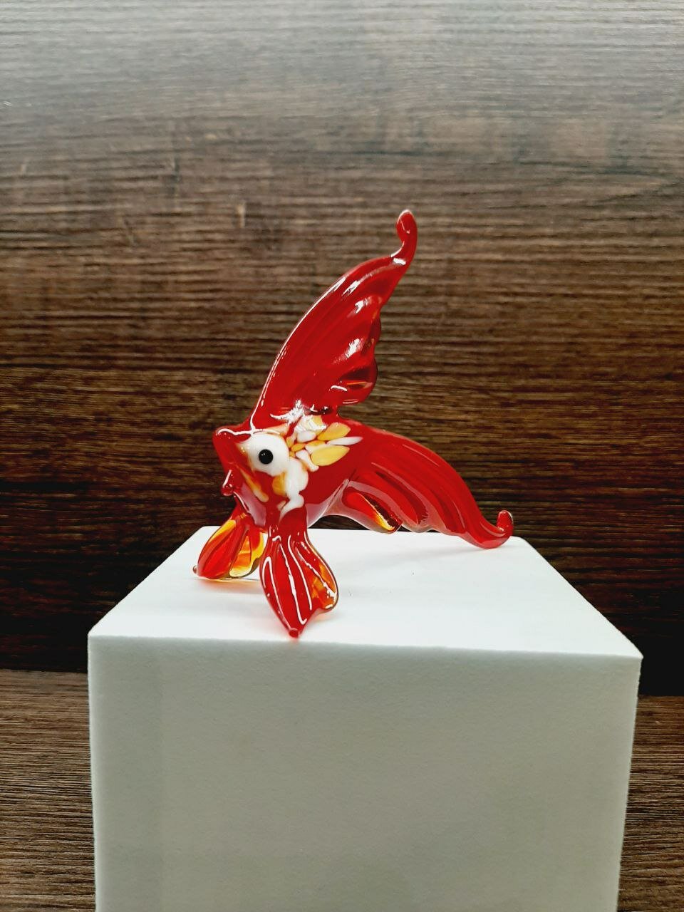 Фигурка стеклянная сувенир "Рыбка", 10 см, "Стекло и Руки", сувенир для интерьера, 1шт