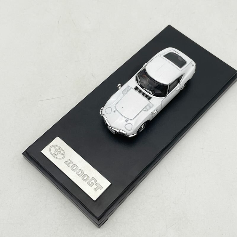 LCD 1:64 Спортивный автомобиль Toyota 2000GT из сплава