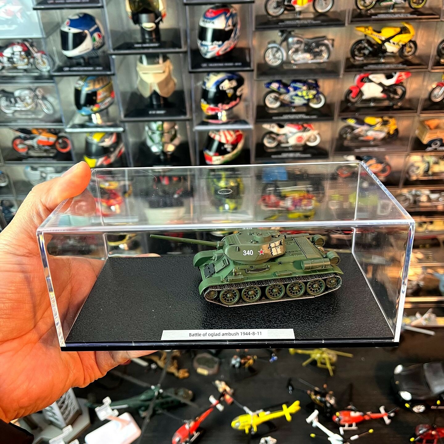 Модель танка Т-34/85 1:72 масштаб, номер 340