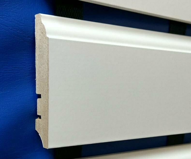 Плинтус МДФ Hannahholz белый AAW 81/301, 1 шт.