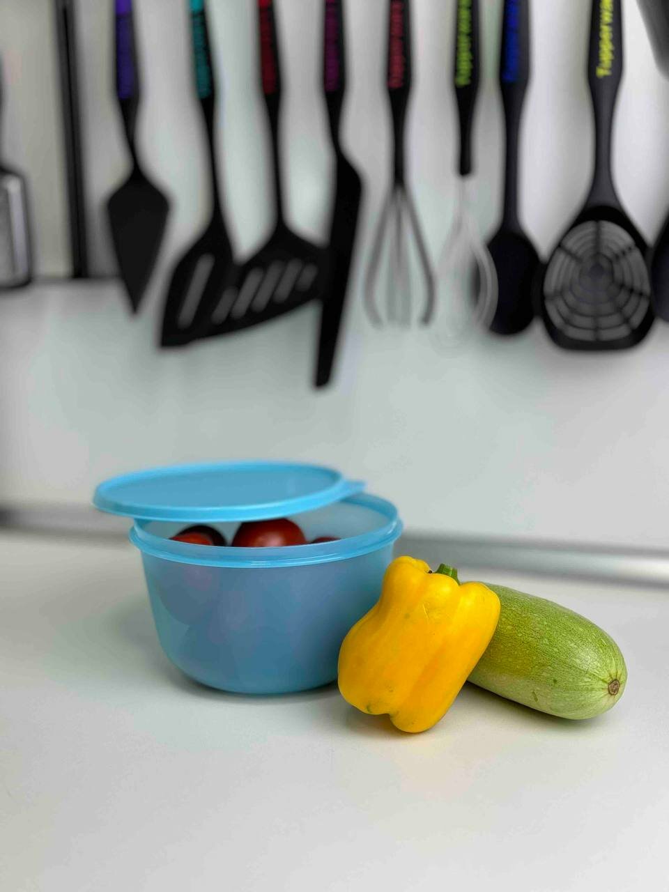 Супер хит-парад, Tupperware, 2л, голубой, прозрачные окошки, герметичная крышка