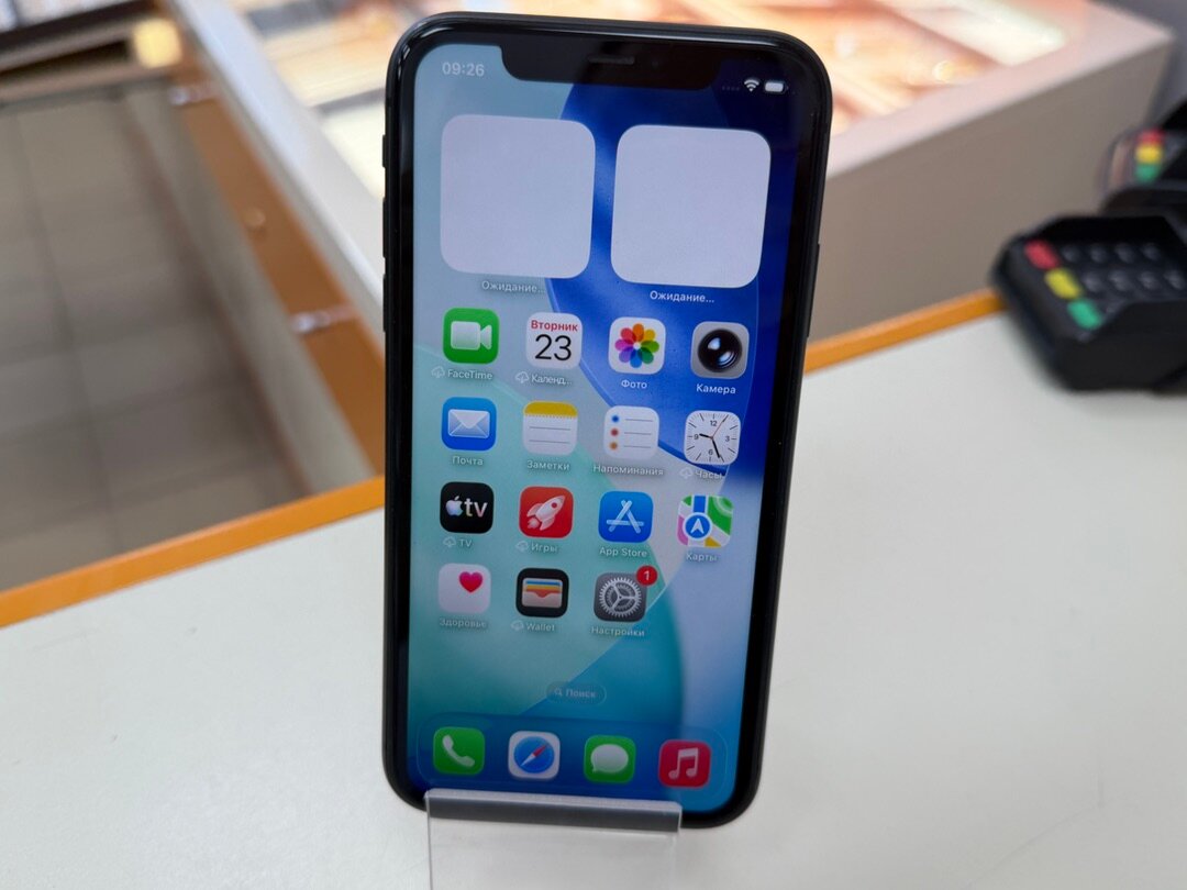 Смартфон Apple iPhone 11 64 ГБ, Dual: nanoSIM + eSIM, black, черный (Б/У,уценка)