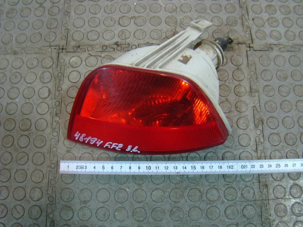 Фонарь задний в бампер левый Ford Focus II 2005-2008 1386532 (с пробегом)