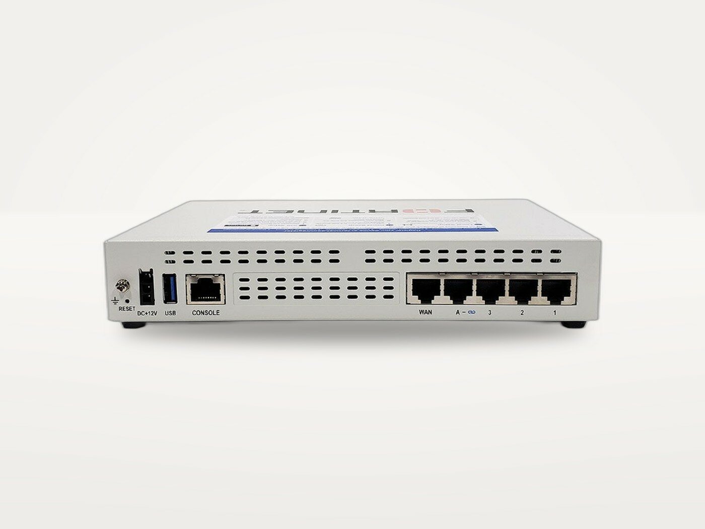 Межсетевой экран FORTINET FortiGate FG-40F 5x GE RJ45 (including 4x Internal Ports, 1x WAN).