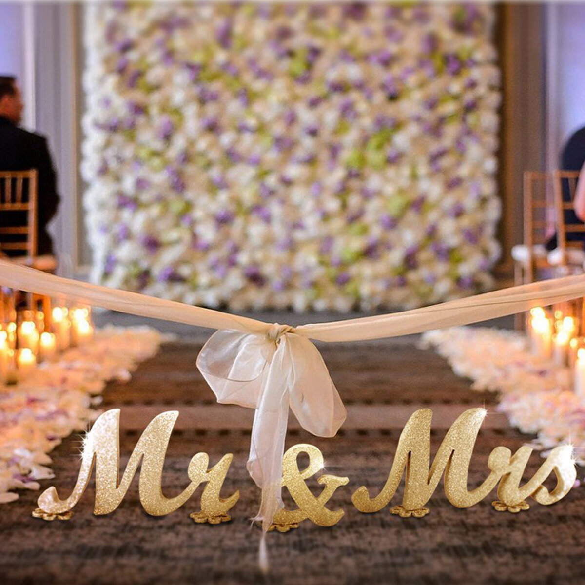Деревянные буквы mr & mrs золотистого оттенка для свадебного декора
