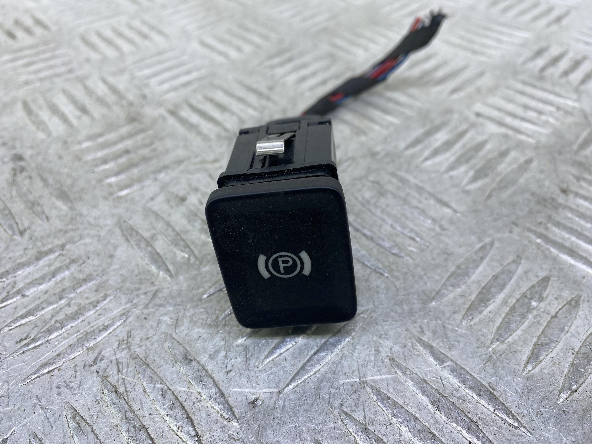 Кнопка ручного тормоза (ручника) Volkswagen Passat B6 2008 3C0927225B