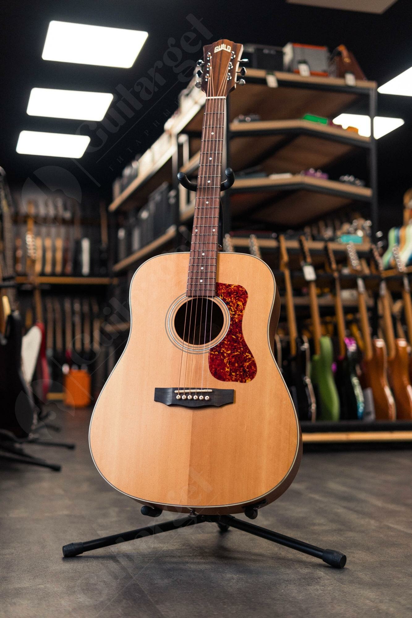Электроакустическая гитара GUILD D-240E Limited