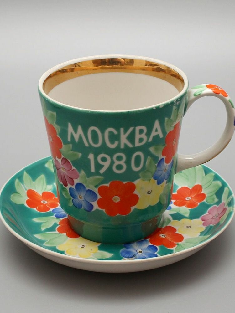 Винтажная кружка с блюдцем "Москва Олимпиада-80", сувенир летних Олимпийских игр, фарфор, Дулево, 1980 г.