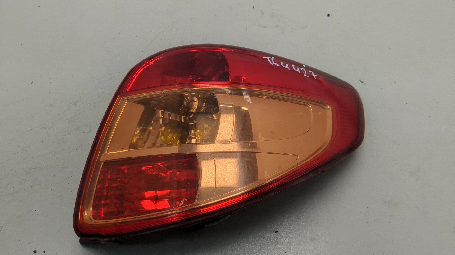 Фонарь (задний) правый Suzuki SX4 Б/У
