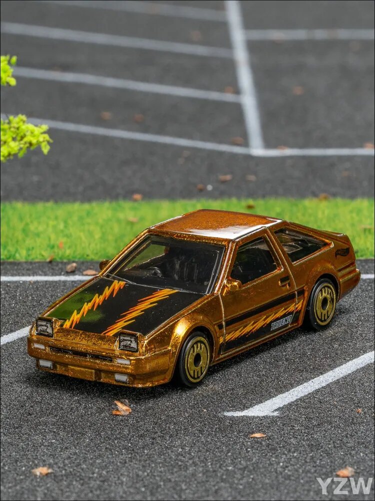 Игрушечная машинка Hot Wheels Toyota AE86 Sprinter Trueno Ultra Hots 1/64 металл, пластик — фото 1