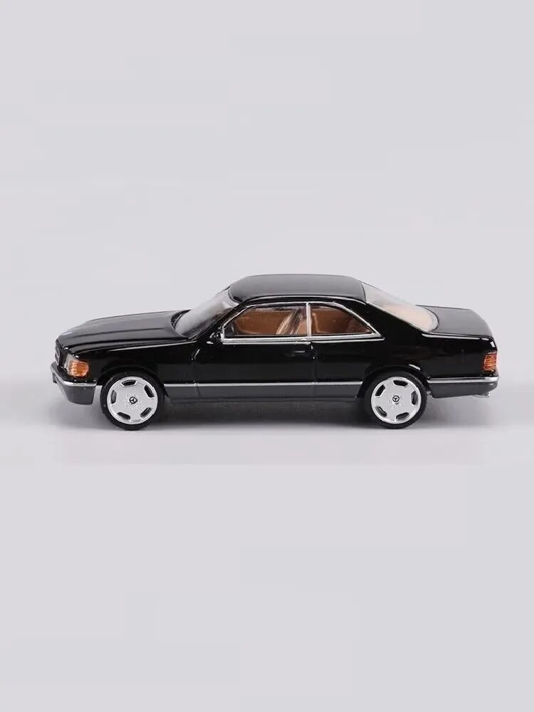 Машинка металлическая Kоллекционная модель DCT 1:64 Benz 500sec Series