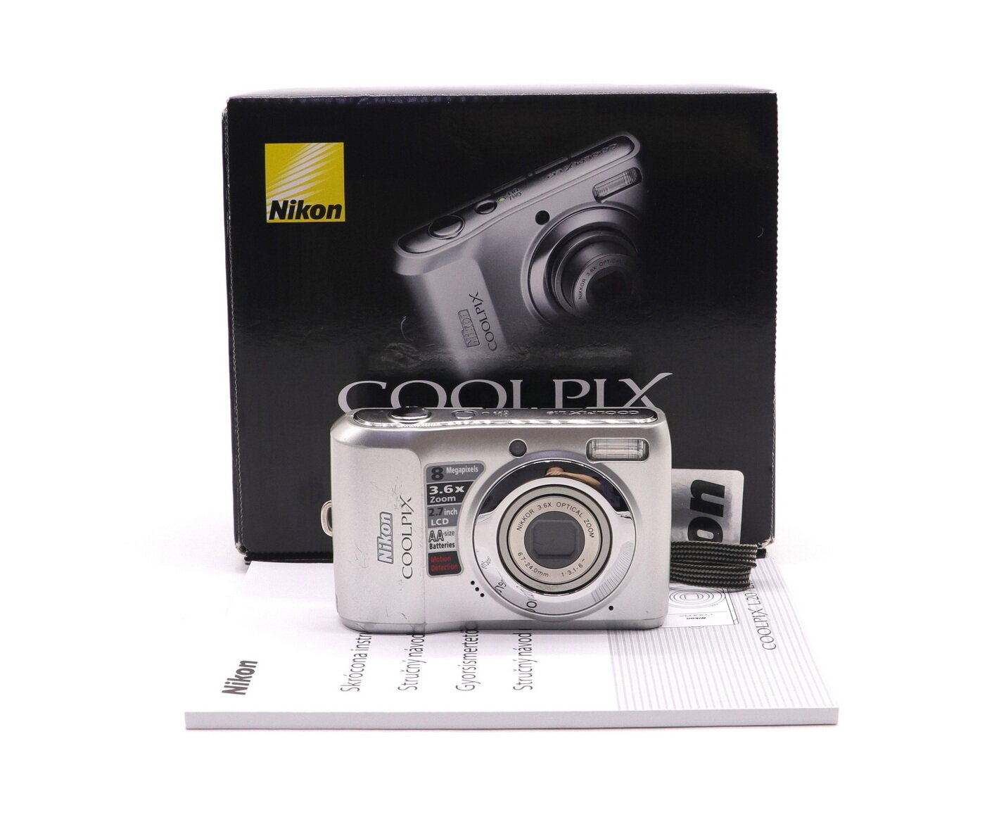 Цифровая камера Nikon Coolpix L19 в упаковке