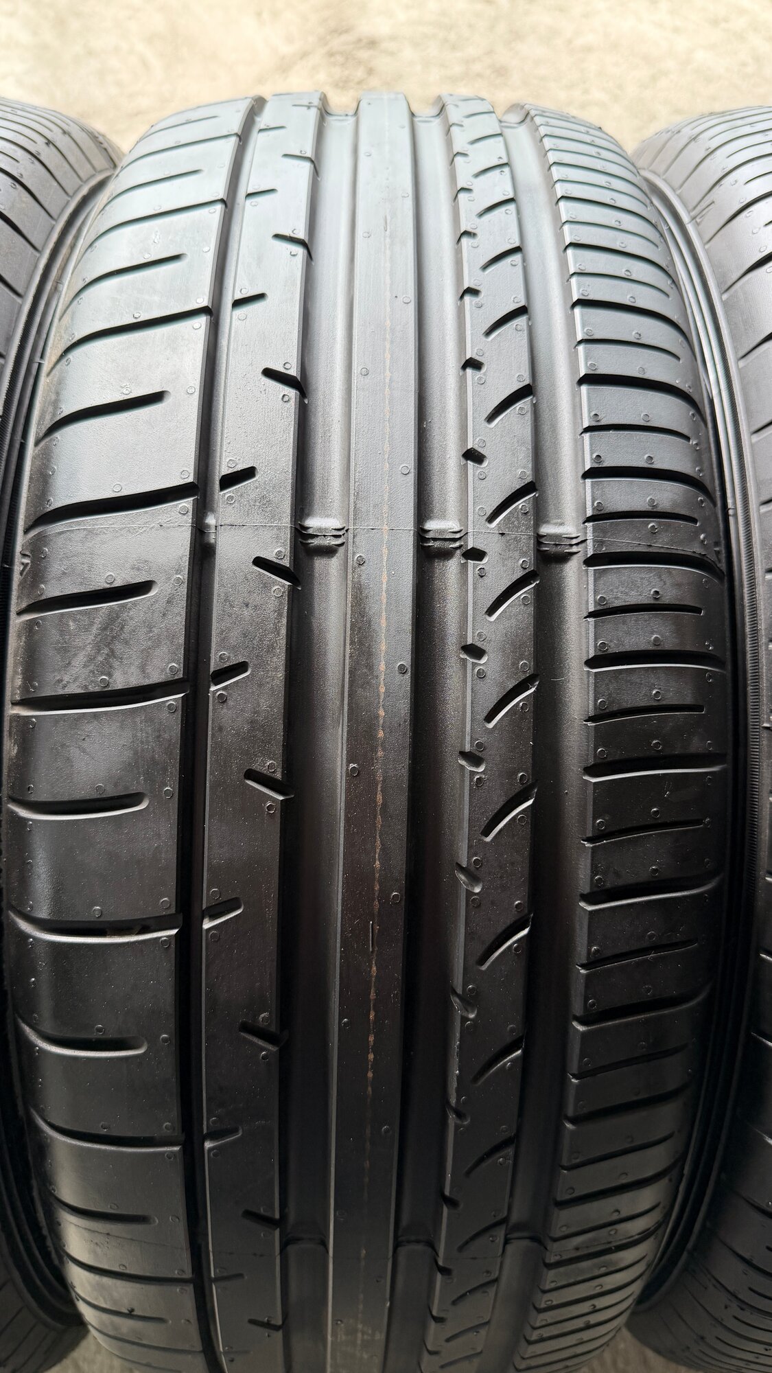 Dunlop SP Sport Maxx 050+ 215/55 R16 97Y