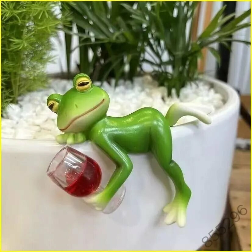 Фигурка садовая