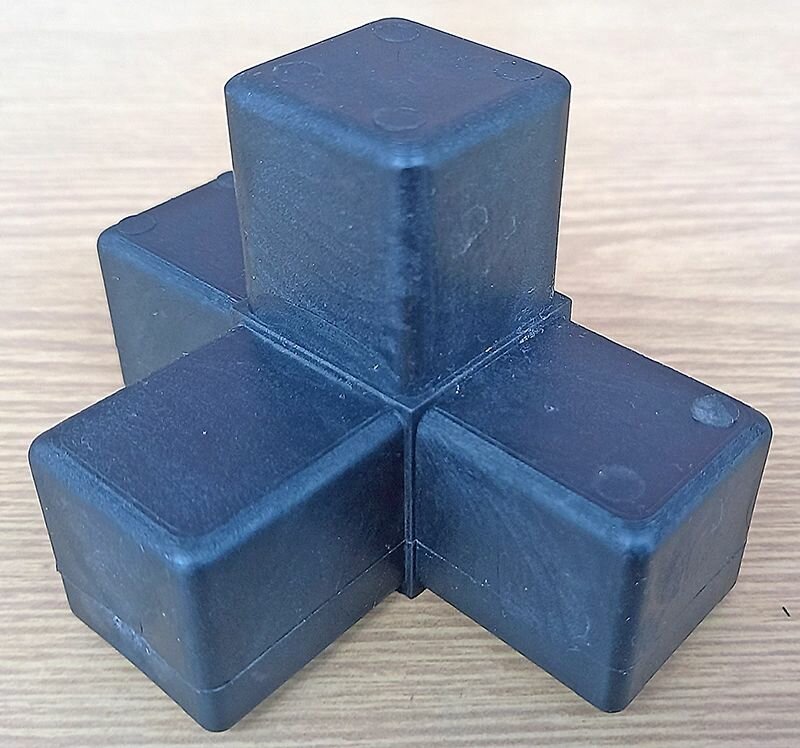 Соединитель пластиковый чёрный, для трубы 25x25х1.2