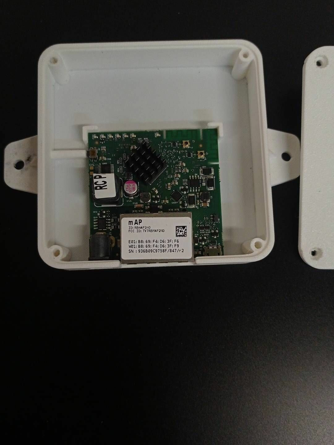 Бокс для роутера Mikrotik RBmAP2nD — фото 1