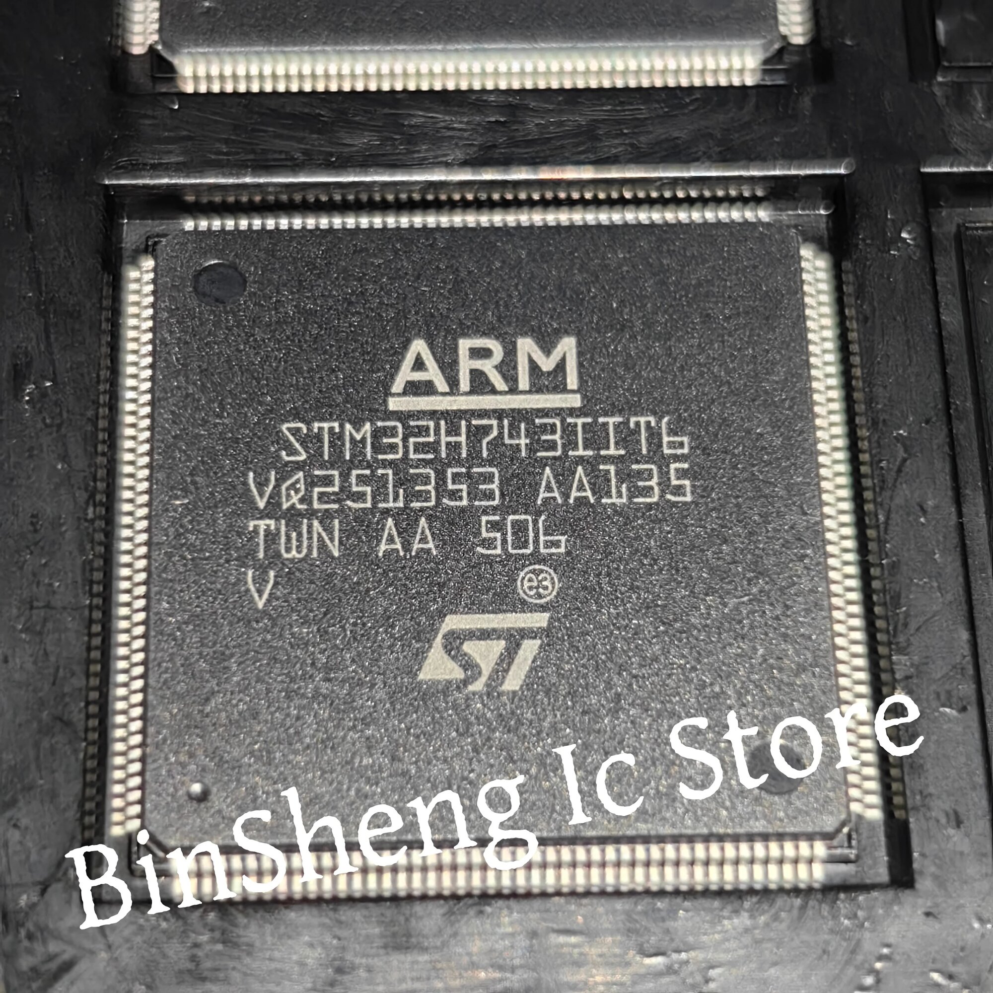 Микроконтроллер STM32H743IIT6