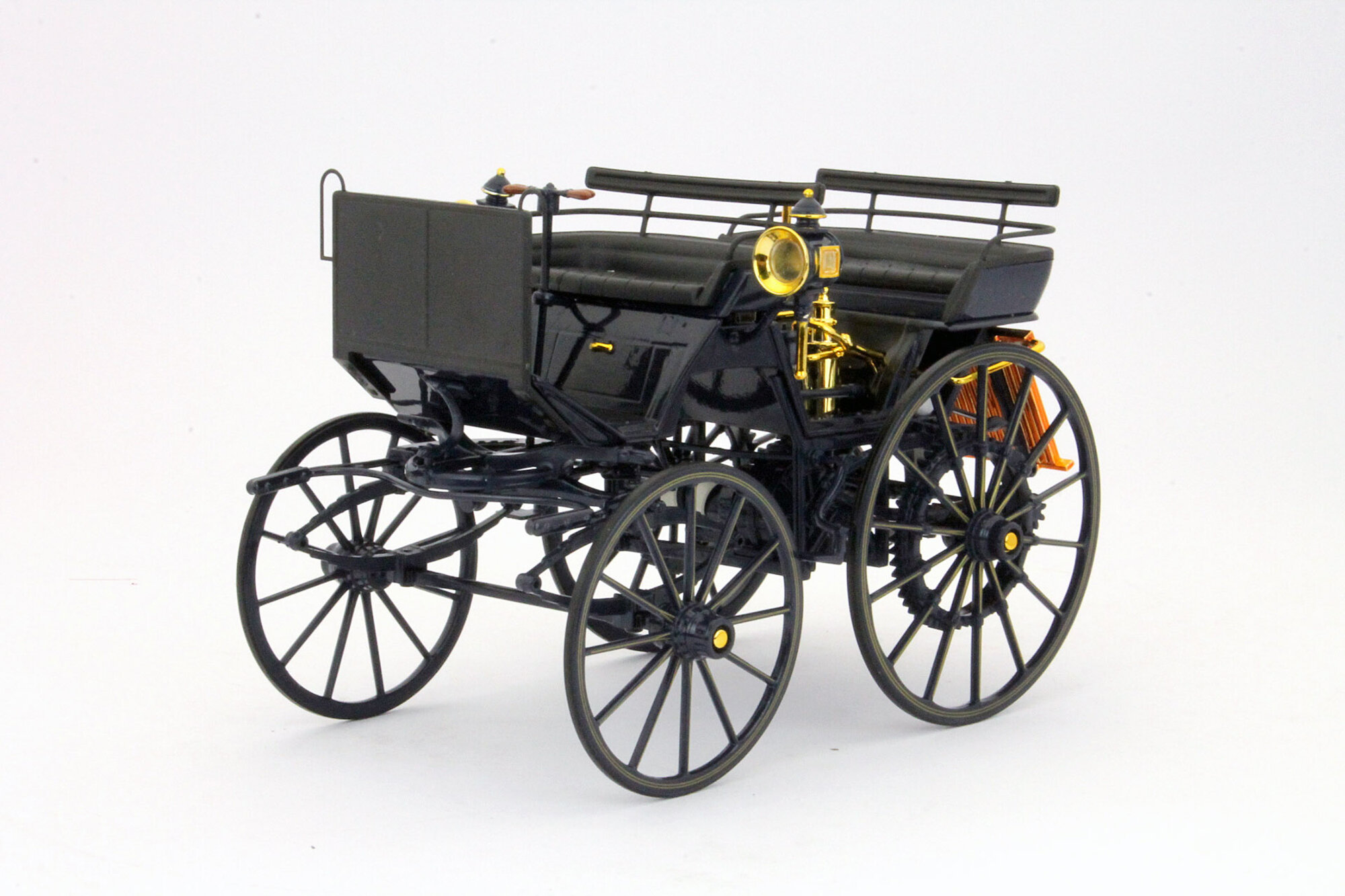 Модель коллекционная NOREV Daimler motorkutsche 1886 / мерседес даймлер мотоколяска