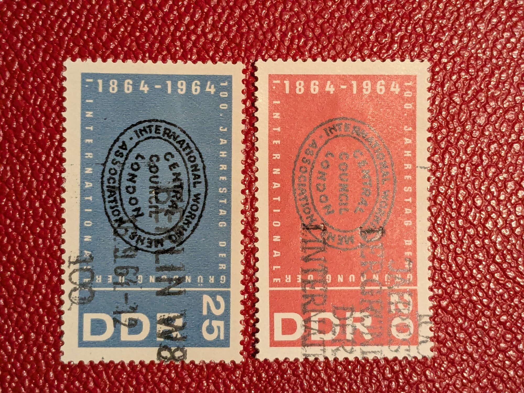 Марки Германия (ГДР) 1964. Серия: "100-летие 1-го Интернационала". Редкость. Наклейка. Спец Гашение. См фото