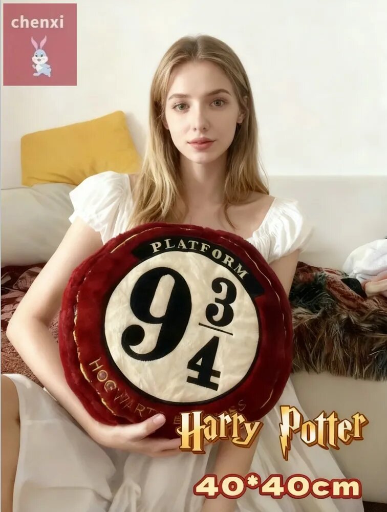 Подушка-валик Harry Potter Платформа 9 3/4 40x40см, высота 40 см