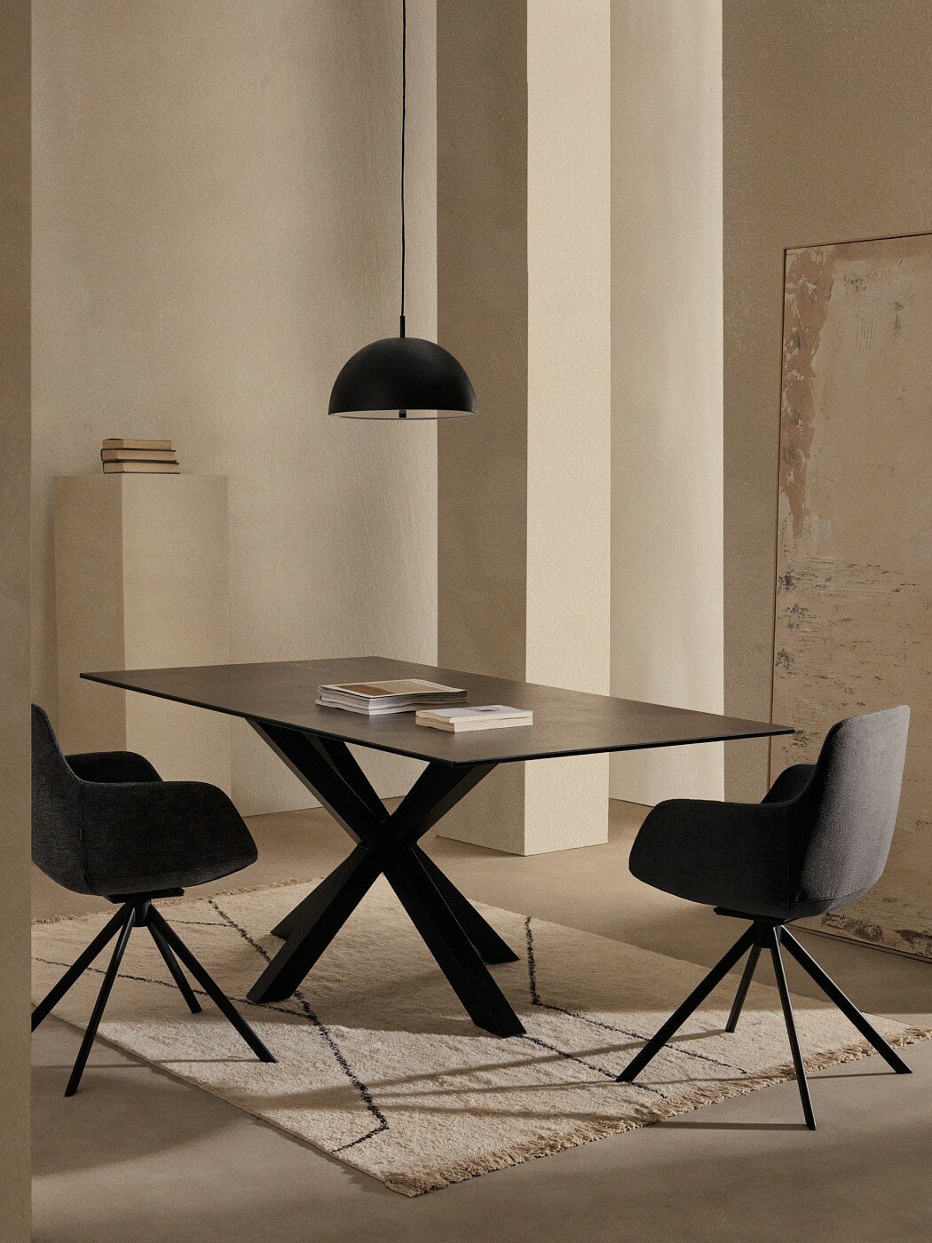 Потолочный светильник La Forma "Catlar", металлический, черный, Ø40см, Barcelona Design