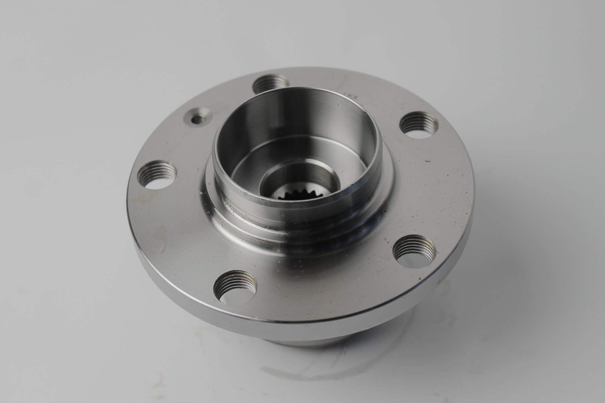 Ступица передняя в сборе VOLKSWAGEN Polo 4 SKODA Fabia 1