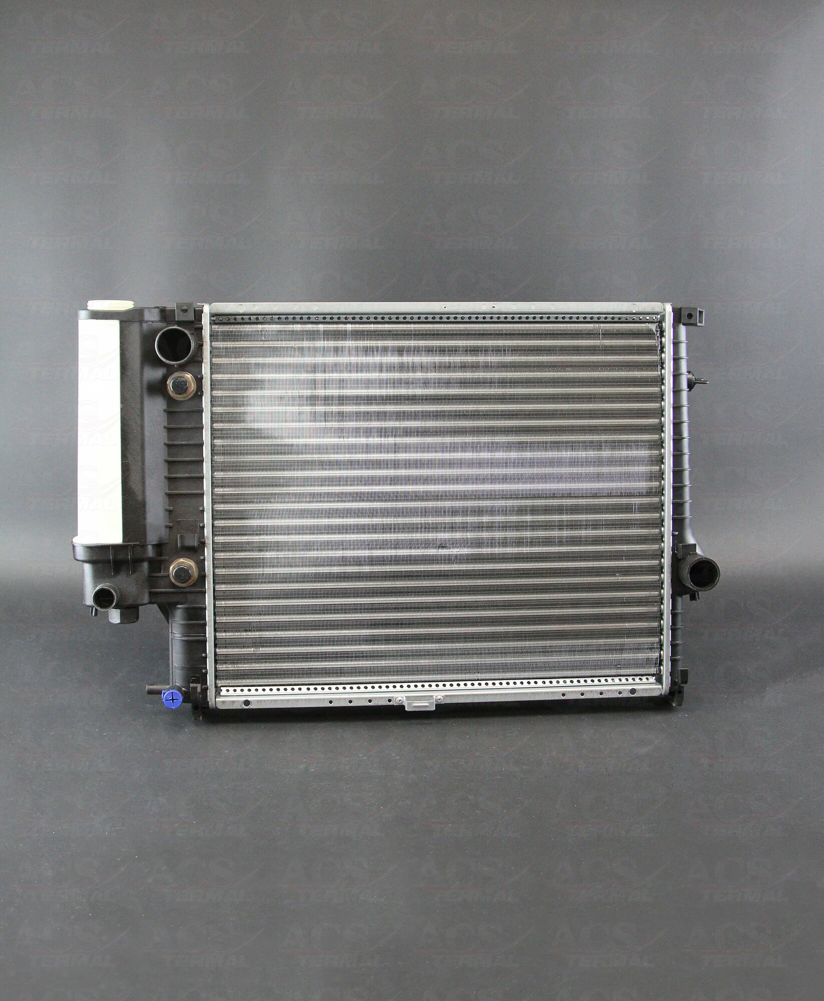 500709 Радиатор охлаждения для BMW E34 520-525 (87-96) A/C+, AT